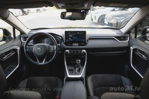 Black Toyota RAV4 2019 in Tartu, with an engine capacity of 2.00 L and mileage of 94 thousand km for 24900 €, photo 10 on AUTOMOTO.COM.LV
