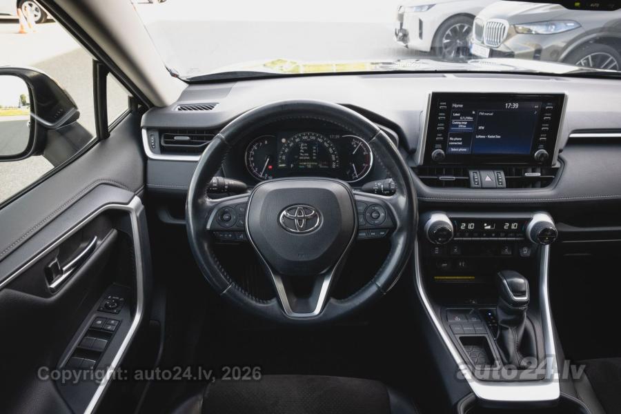 Black Toyota RAV4 2019 in Tartu, with an engine capacity of 2.00 L and mileage of 94 thousand km for 24900 €, photo 11 on AUTOMOTO.COM.LV