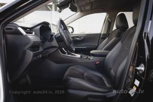 Black Toyota RAV4 2019 in Tartu, with an engine capacity of 2.00 L and mileage of 94 thousand km for 24900 €, photo 12 on AUTOMOTO.COM.LV