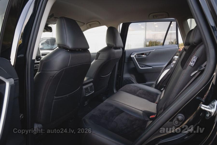 Black Toyota RAV4 2019 in Tartu, with an engine capacity of 2.00 L and mileage of 94 thousand km for 24900 €, photo 14 on AUTOMOTO.COM.LV