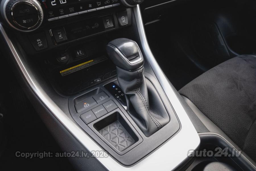 Black Toyota RAV4 2019 in Tartu, with an engine capacity of 2.00 L and mileage of 94 thousand km for 24900 €, photo 21 on AUTOMOTO.COM.LV