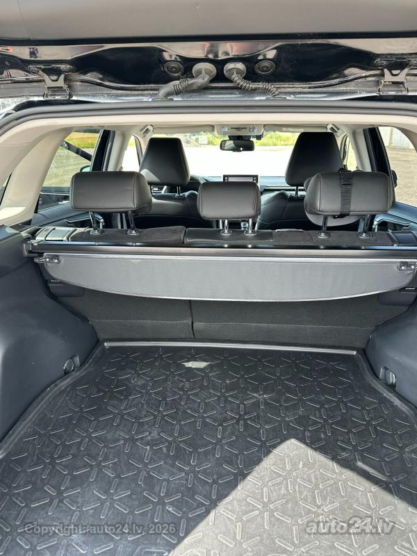 Toyota RAV4 2019 in Rakvere on AUTOMOTO.COM.LV Black Toyota RAV4 2019 in Rakvere, with an engine capacity of 2.00 L and mileage of 106 thousand km for 27900 €, photo 5 on AUTOMOTO.COM.LV