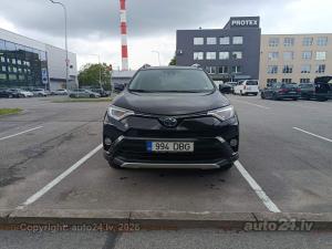 Melns Toyota RAV4 2019 Tallina, ar dzinēja tilpumu 2.50 L un nobraukumu 129 tūkst. km par 18500 €, foto  vietnē AUTOMOTO.COM.LV