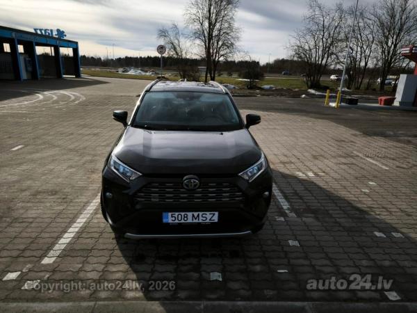 Melns Toyota RAV4 2020 Narva, ar dzinēja tilpumu 2.50 L un nobraukumu 45 tūkst. km par 27000 €, foto 2 vietnē AUTOMOTO.COM.LV
