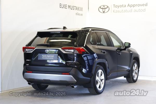 Black Toyota RAV4 2020 in Tallinn, with an engine capacity of 2.49 L and mileage of 43 thousand km for 27200 €, photo 2 on AUTOMOTO.COM.LV