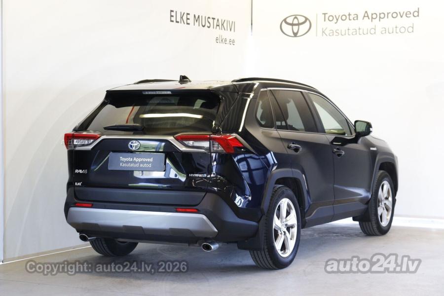 Black Toyota RAV4 2020 in Tallinn, with an engine capacity of 2.49 L and mileage of 43 thousand km for 27200 €, photo 3 on AUTOMOTO.COM.LV