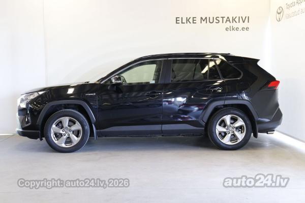 Black Toyota RAV4 2020 in Tallinn, with an engine capacity of 2.49 L and mileage of 43 thousand km for 27200 €, photo 3 on AUTOMOTO.COM.LV