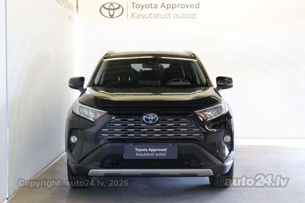 Black Toyota RAV4 2020 in Tallinn, with an engine capacity of 2.49 L and mileage of 43 thousand km for 27200 €, photo 5 on AUTOMOTO.COM.LV