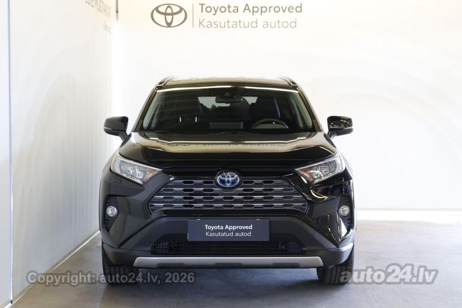 Black Toyota RAV4 2020 in Tallinn, with an engine capacity of 2.49 L and mileage of 43 thousand km for 27200 €, photo 6 on AUTOMOTO.COM.LV