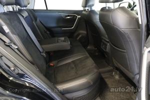 Black Toyota RAV4 2020 in Tallinn, with an engine capacity of 2.49 L and mileage of 43 thousand km for 27200 €, photo 8 on AUTOMOTO.COM.LV
