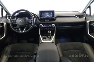 Black Toyota RAV4 2020 in Tallinn, with an engine capacity of 2.49 L and mileage of 43 thousand km for 27200 €, photo 9 on AUTOMOTO.COM.LV
