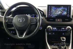 Black Toyota RAV4 2020 in Tallinn, with an engine capacity of 2.49 L and mileage of 43 thousand km for 27200 €, photo 10 on AUTOMOTO.COM.LV