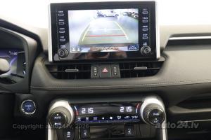 Black Toyota RAV4 2020 in Tallinn, with an engine capacity of 2.49 L and mileage of 43 thousand km for 27200 €, photo 15 on AUTOMOTO.COM.LV