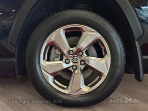 Black Toyota RAV4 2020 in Tartu, with an engine capacity of 2.50 L and mileage of 109 thousand km for 28990 €, photo 18 on AUTOMOTO.COM.LV