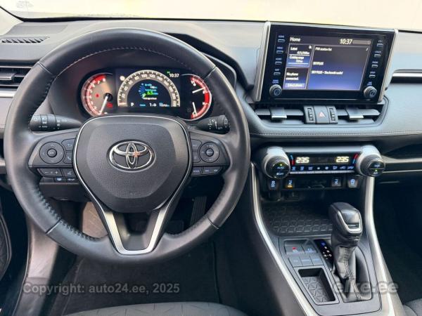 Melns Toyota RAV4 2021 Tallina, ar dzinēja tilpumu 1.99 L un nobraukumu 113 tūkst. km par 21995 €, foto 9 vietnē AUTOMOTO.COM.LV