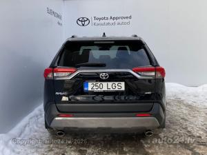 Black Toyota RAV4 2021 in Tallinn, with an engine capacity of 1.99 L and mileage of 37 thousand km for 27995 €, photo 4 on AUTOMOTO.COM.LV