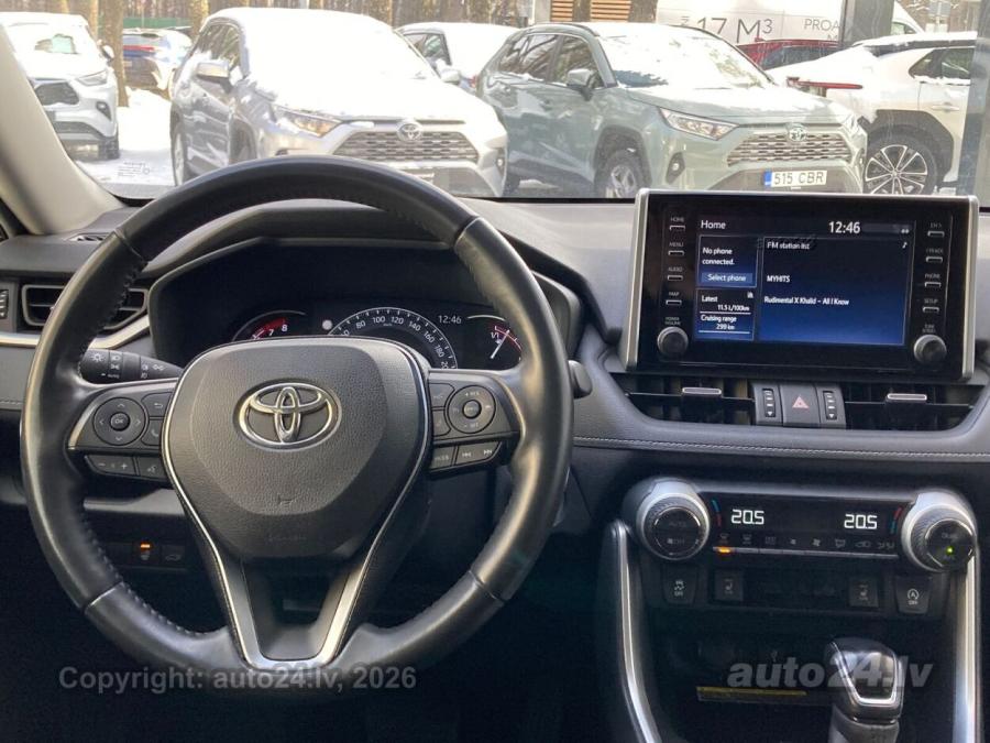 Black Toyota RAV4 2021 in Tallinn, with an engine capacity of 1.99 L and mileage of 37 thousand km for 27995 €, photo 9 on AUTOMOTO.COM.LV
