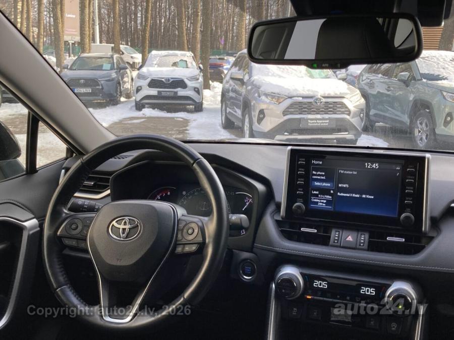 Black Toyota RAV4 2021 in Tallinn, with an engine capacity of 1.99 L and mileage of 37 thousand km for 27995 €, photo 8 on AUTOMOTO.COM.LV