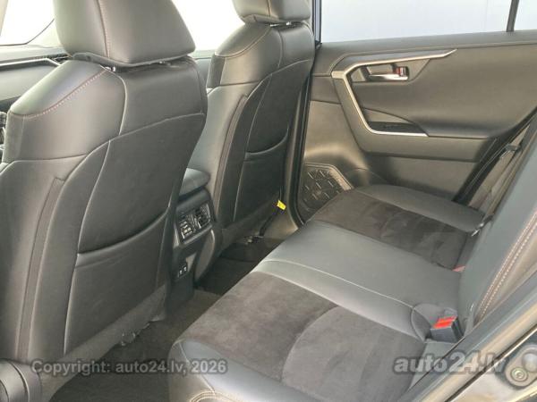 Melns Toyota RAV4 2021 Tallina, ar dzinēja tilpumu 1.99 L un nobraukumu 37 tūkst. km par 27995 €, foto 11 vietnē AUTOMOTO.COM.LV