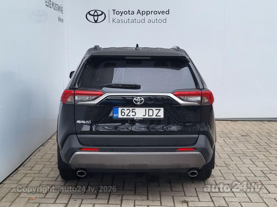 Melns Toyota RAV4 2021 Tallina, ar dzinēja tilpumu 1.99 L un nobraukumu 101 tūkst. km par 21995 €, foto 4 vietnē AUTOMOTO.COM.LV