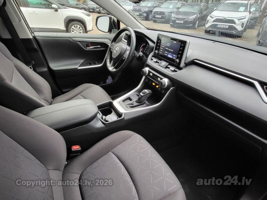 Melns Toyota RAV4 2021 Tallina, ar dzinēja tilpumu 1.99 L un nobraukumu 101 tūkst. km par 21995 €, foto 6 vietnē AUTOMOTO.COM.LV