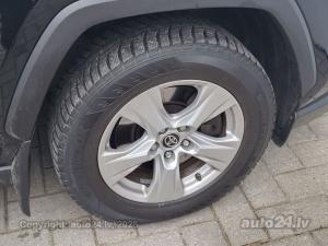 Melns Toyota RAV4 2021 Tallina, ar dzinēja tilpumu 1.99 L un nobraukumu 101 tūkst. km par 21995 €, foto 15 vietnē AUTOMOTO.COM.LV