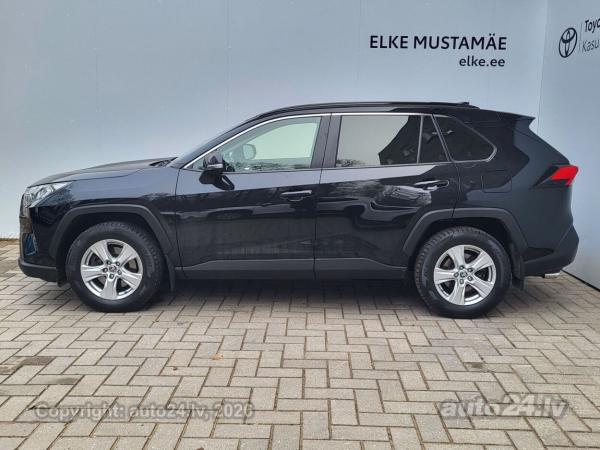 Melns Toyota RAV4 2021 Tallina, ar dzinēja tilpumu 1.99 L un nobraukumu 59 tūkst. km par 23995 €, foto 3 vietnē AUTOMOTO.COM.LV