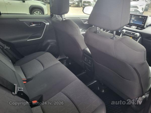Melns Toyota RAV4 2021 Tallina, ar dzinēja tilpumu 1.99 L un nobraukumu 59 tūkst. km par 23995 €, foto 7 vietnē AUTOMOTO.COM.LV