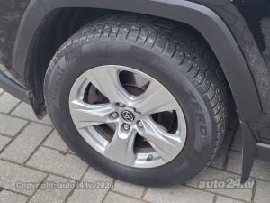 Melns Toyota RAV4 2021 Tallina, ar dzinēja tilpumu 1.99 L un nobraukumu 59 tūkst. km par 23995 €, foto 15 vietnē AUTOMOTO.COM.LV