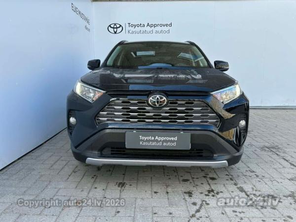Melns Toyota RAV4 2021 Tallina, ar dzinēja tilpumu 1.99 L un nobraukumu 64 tūkst. km par 23995 €, foto 1 vietnē AUTOMOTO.COM.LV