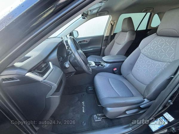 Melns Toyota RAV4 2021 Tallina, ar dzinēja tilpumu 1.99 L un nobraukumu 64 tūkst. km par 23995 €, foto 6 vietnē AUTOMOTO.COM.LV