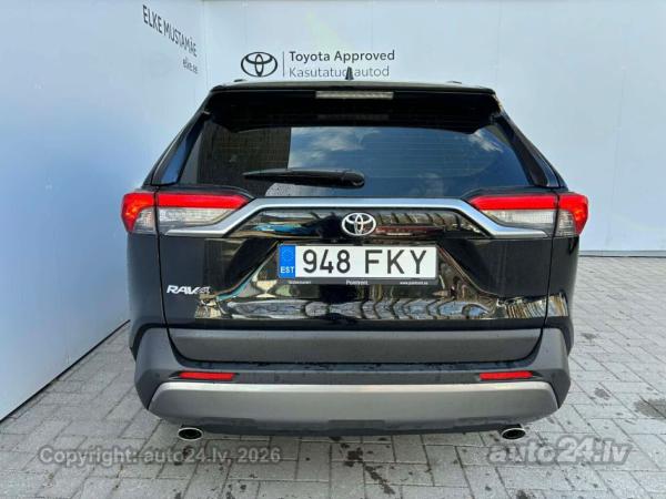 Black Toyota RAV4 2021 in Tallinn, with an engine capacity of 1.99 L and mileage of 64 thousand km for 23995 €, photo 8 on AUTOMOTO.COM.LV
