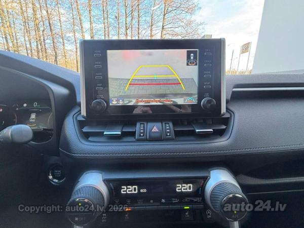 Black Toyota RAV4 2021 in Tallinn, with an engine capacity of 1.99 L and mileage of 64 thousand km for 23995 €, photo 10 on AUTOMOTO.COM.LV
