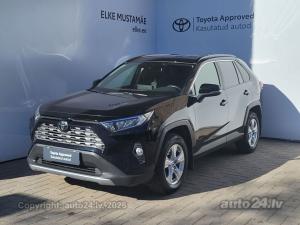 Melns Toyota RAV4 2021 Tallina, ar dzinēja tilpumu 1.99 L un nobraukumu 114 tūkst. km par 21995 €, foto  vietnē AUTOMOTO.COM.LV