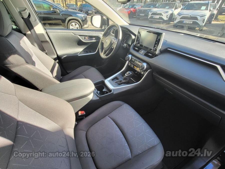 Melns Toyota RAV4 2021 Tallina, ar dzinēja tilpumu 1.99 L un nobraukumu 114 tūkst. km par 21995 €, foto 6 vietnē AUTOMOTO.COM.LV