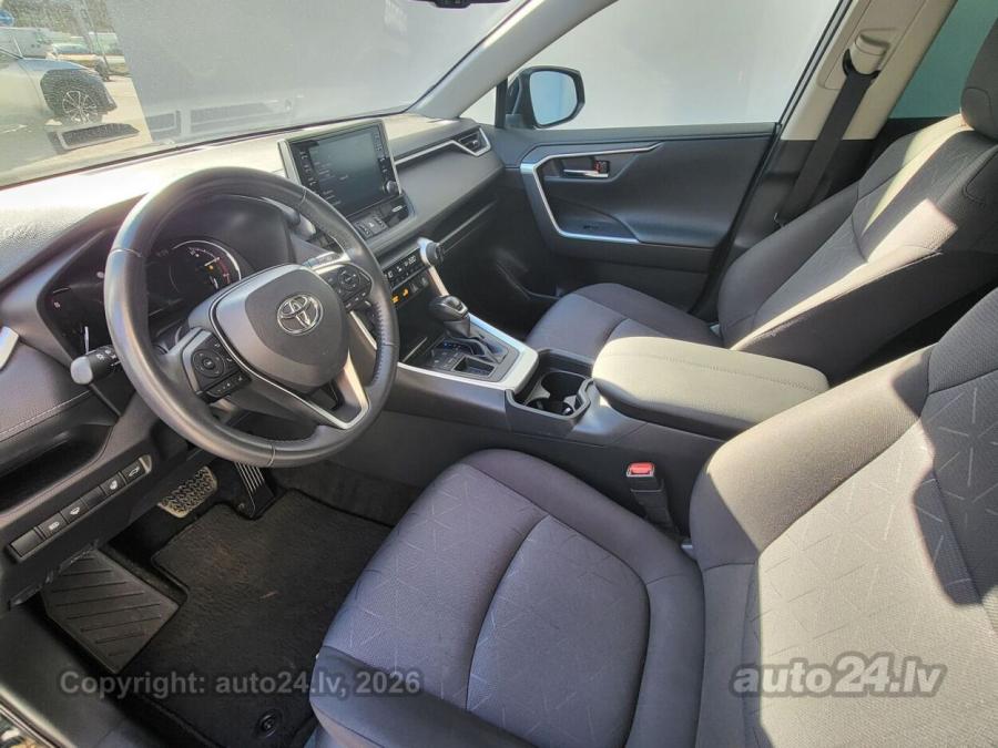 Melns Toyota RAV4 2021 Tallina, ar dzinēja tilpumu 1.99 L un nobraukumu 114 tūkst. km par 21995 €, foto 11 vietnē AUTOMOTO.COM.LV