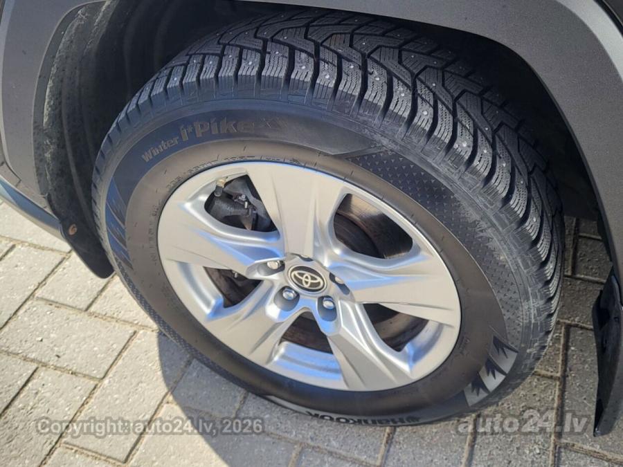 Melns Toyota RAV4 2021 Tallina, ar dzinēja tilpumu 1.99 L un nobraukumu 114 tūkst. km par 21995 €, foto 15 vietnē AUTOMOTO.COM.LV