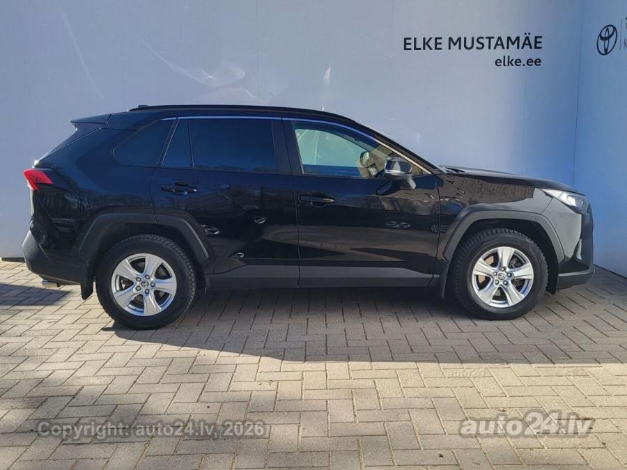 Melns Toyota RAV4 2021 Tallina, ar dzinēja tilpumu 1.99 L un nobraukumu 114 tūkst. km par 21995 €, foto 16 vietnē AUTOMOTO.COM.LV