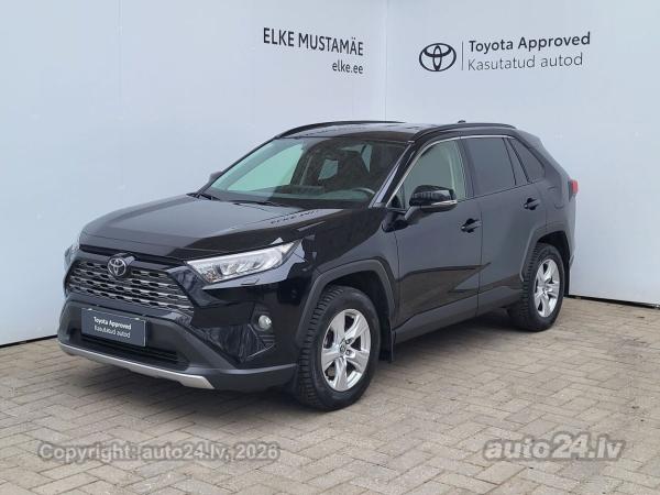 Black Toyota RAV4 2021 in Tallinn, with an engine capacity of 1.99 L and mileage of 133 thousand km for 21795 €, photo 1 on AUTOMOTO.COM.LV