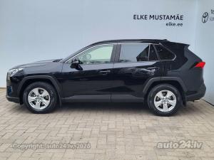 Black Toyota RAV4 2021 in Tallinn, with an engine capacity of 1.99 L and mileage of 133 thousand km for 21795 €, photo 3 on AUTOMOTO.COM.LV