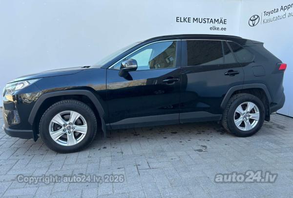 Black Toyota RAV4 2021 in Tallinn, with an engine capacity of 1.99 L and mileage of 103 thousand km for 22995 €, photo 3 on AUTOMOTO.COM.LV