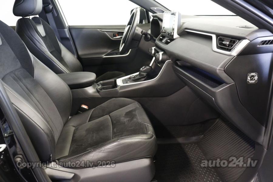 Melns Toyota RAV4 2021 Tallina, ar dzinēja tilpumu 2.49 L un nobraukumu 84 tūkst. km par 29990 €, foto 7 vietnē AUTOMOTO.COM.LV