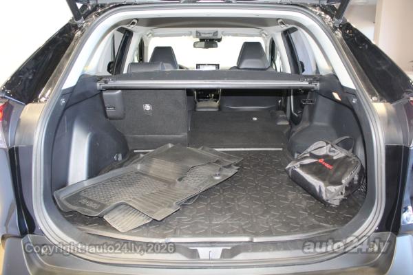 Melns Toyota RAV4 2021 Tallina, ar dzinēja tilpumu 2.50 L un nobraukumu 68 tūkst. km par 31990 €, foto 10 vietnē AUTOMOTO.COM.LV