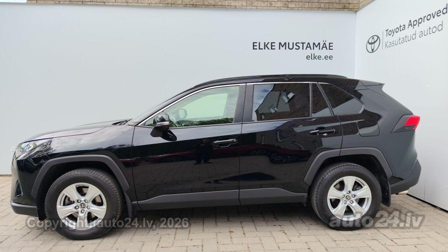 Melns Toyota RAV4 2021 Tallina, ar dzinēja tilpumu 1.99 L un nobraukumu 92 tūkst. km par 24900 €, foto 4 vietnē AUTOMOTO.COM.LV