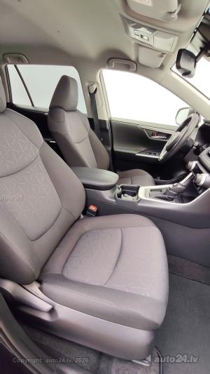 Melns Toyota RAV4 2021 Tallina, ar dzinēja tilpumu 1.99 L un nobraukumu 92 tūkst. km par 24900 €, foto 7 vietnē AUTOMOTO.COM.LV