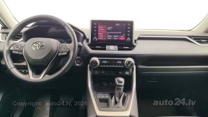 Melns Toyota RAV4 2021 Tallina, ar dzinēja tilpumu 1.99 L un nobraukumu 92 tūkst. km par 24900 €, foto 9 vietnē AUTOMOTO.COM.LV
