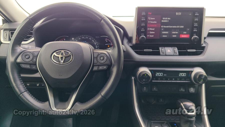 Melns Toyota RAV4 2021 Tallina, ar dzinēja tilpumu 1.99 L un nobraukumu 92 tūkst. km par 24900 €, foto 10 vietnē AUTOMOTO.COM.LV
