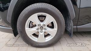 Melns Toyota RAV4 2021 Tallina, ar dzinēja tilpumu 1.99 L un nobraukumu 92 tūkst. km par 24900 €, foto 16 vietnē AUTOMOTO.COM.LV