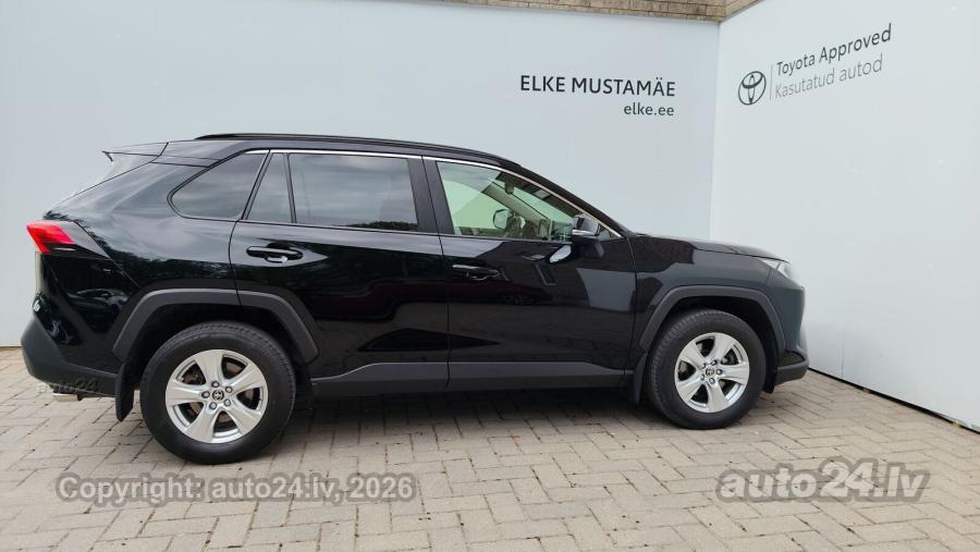 Melns Toyota RAV4 2021 Tallina, ar dzinēja tilpumu 1.99 L un nobraukumu 92 tūkst. km par 24900 €, foto 17 vietnē AUTOMOTO.COM.LV