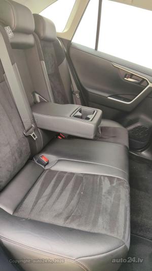 Melns Toyota RAV4 2021 Tallina, ar dzinēja tilpumu 1.99 L un nobraukumu 101 tūkst. km par 26900 €, foto 8 vietnē AUTOMOTO.COM.LV